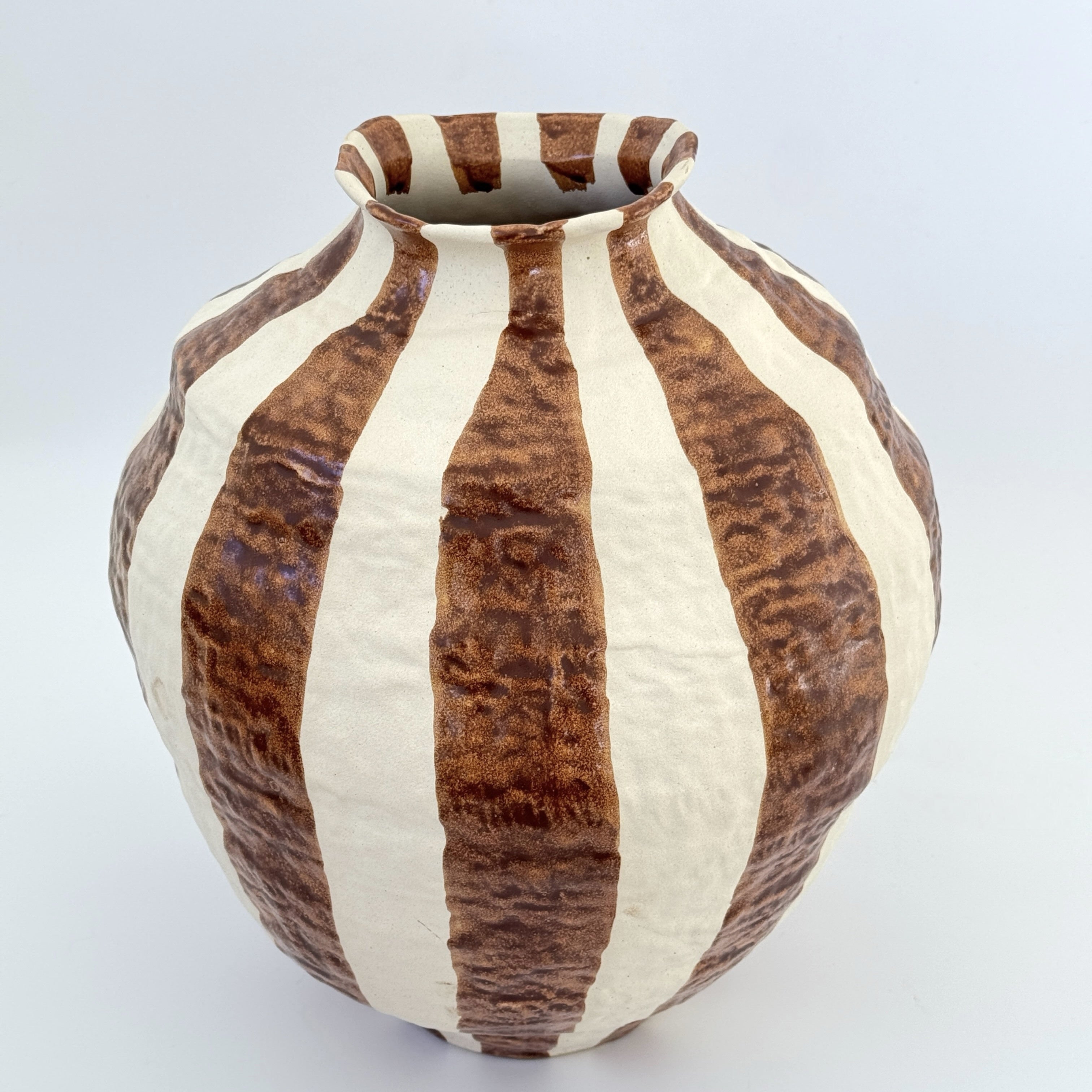 RAYAS CERAMIC VASE: TAN – Common Circus