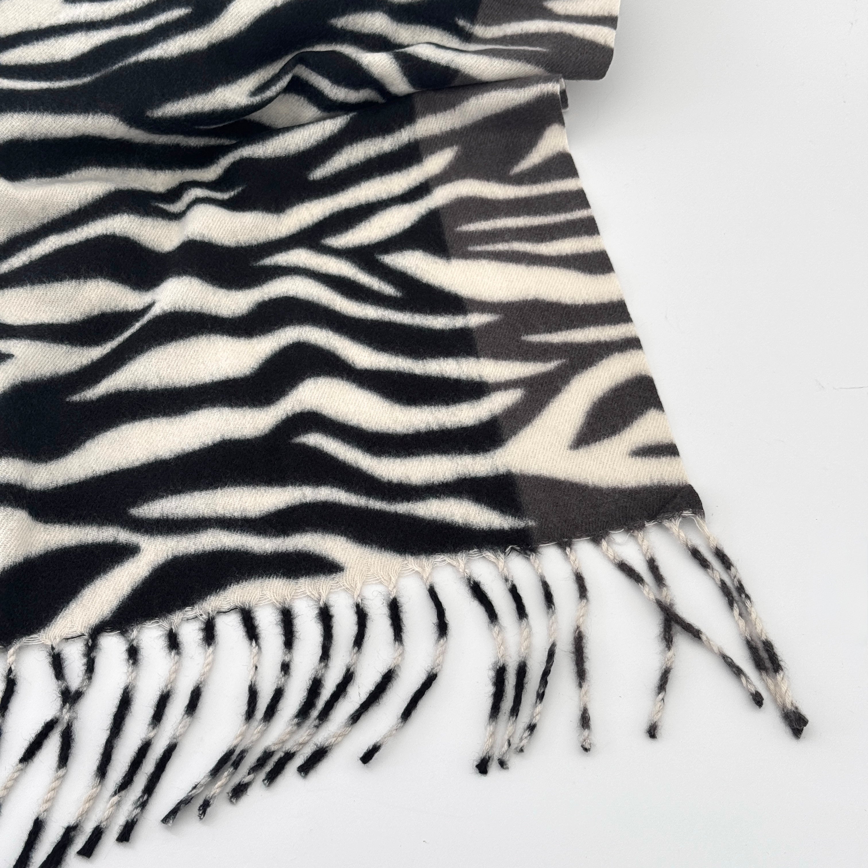 DITTI SCARF: ZEBRA – Common Circus