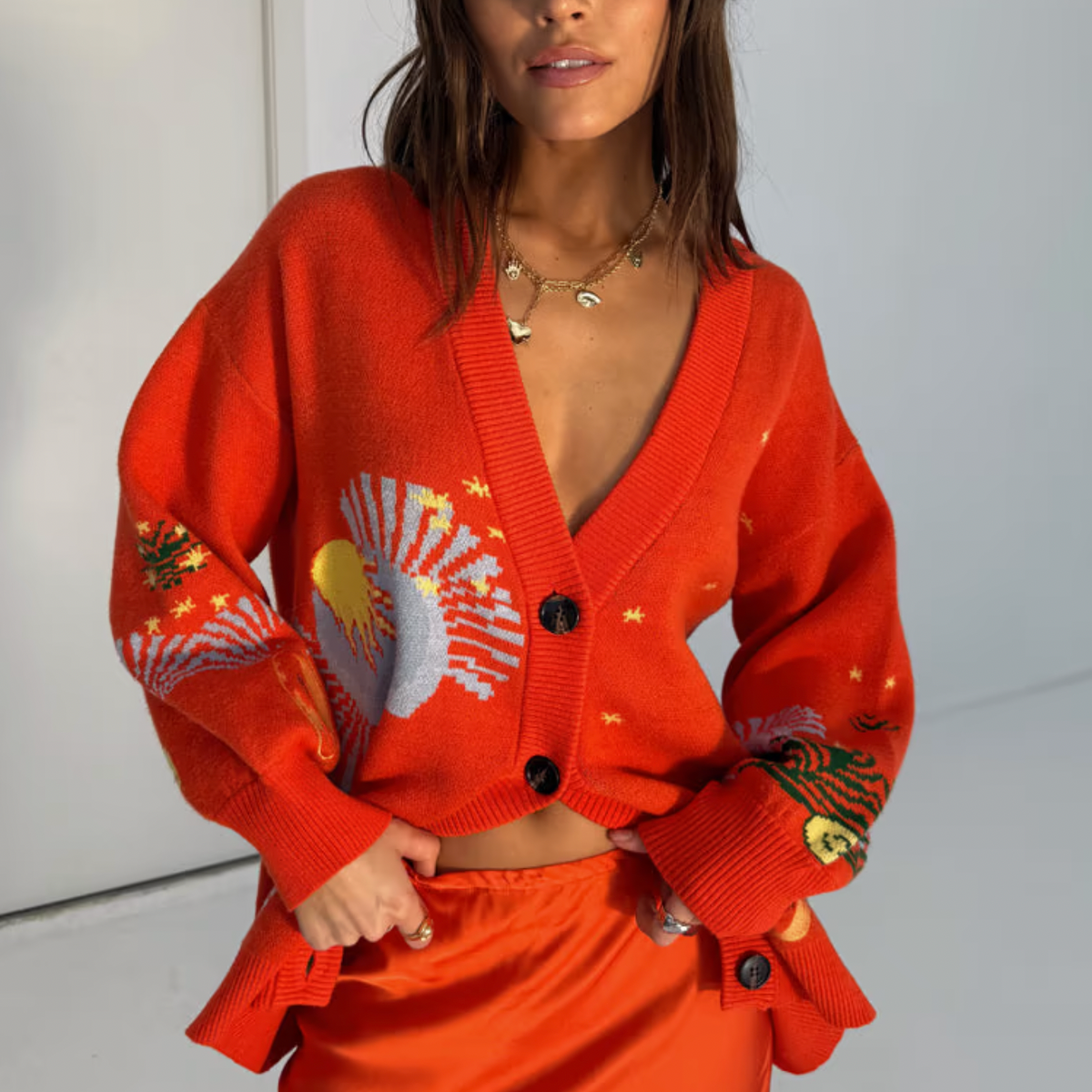 NEVER FULLY DRESSED – Common Circus