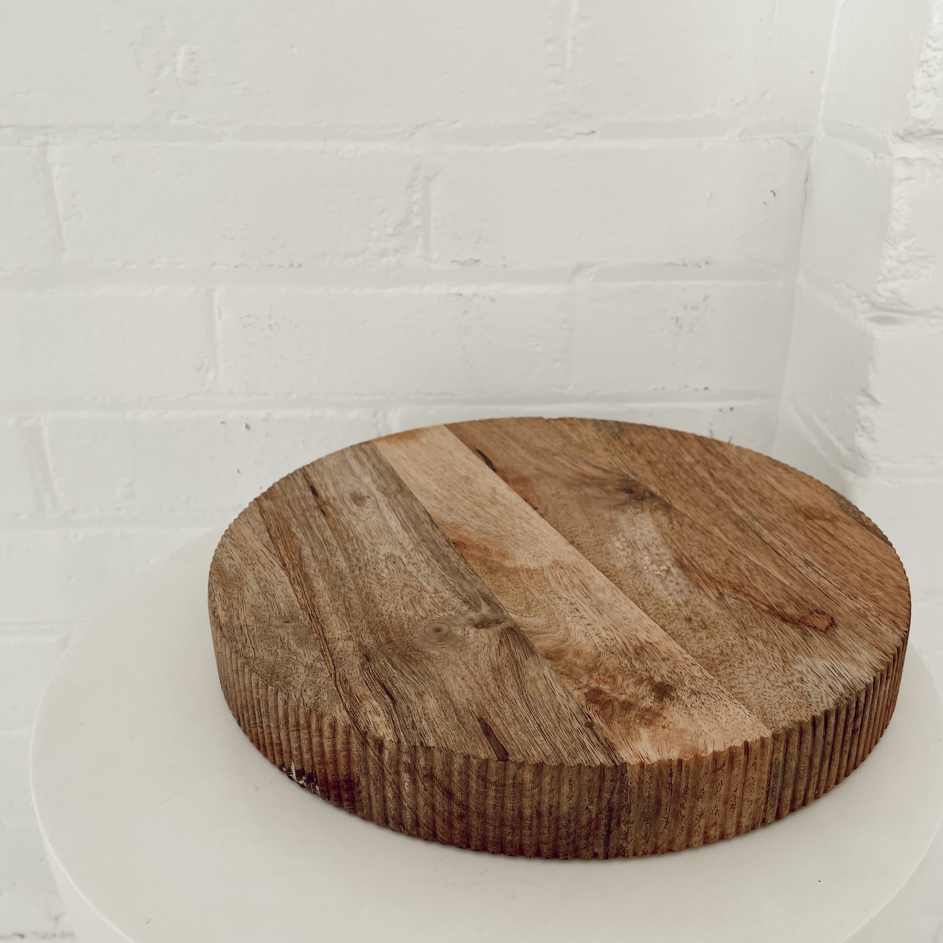 ULLA WOOD ROUND BOARD – Common Circus
